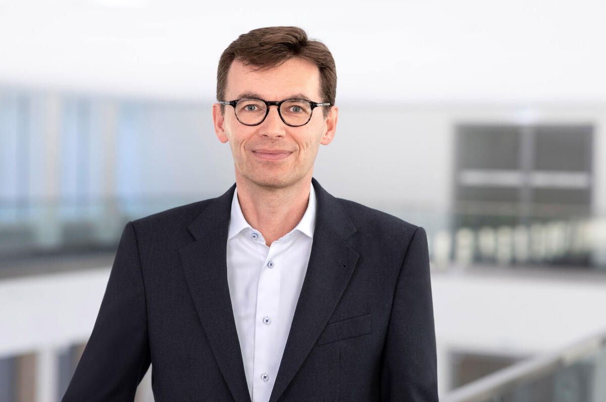 VW's Frank Welsch wins Autocar Awards 2020 Mundy Award for Engineering ...