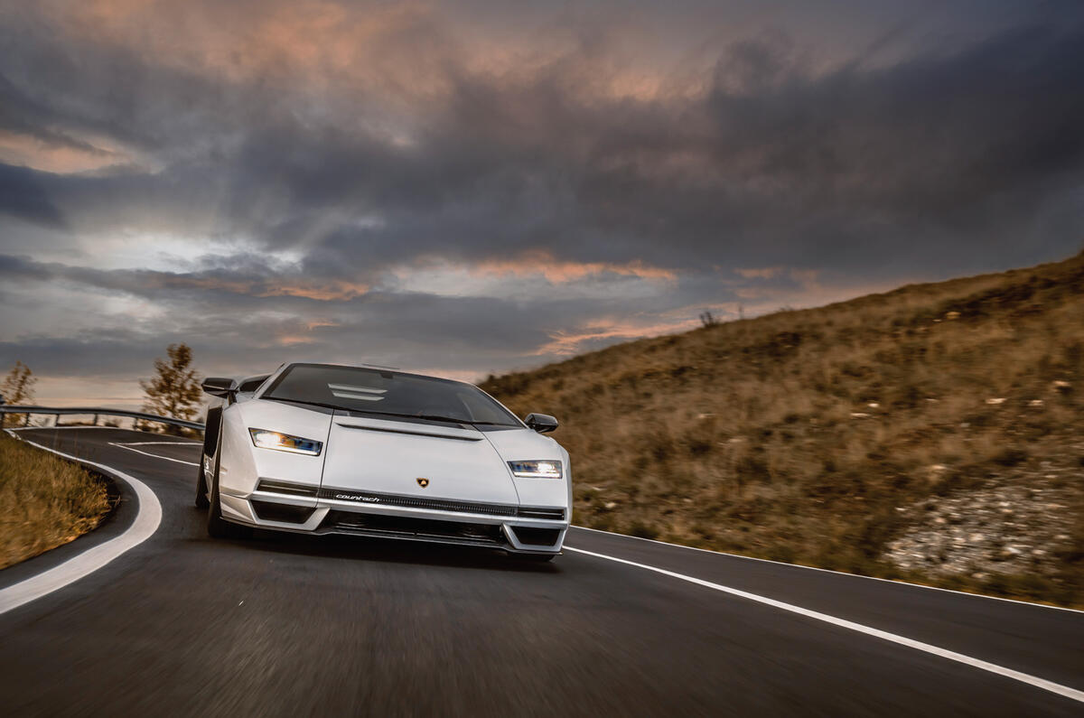 Lamborghini Countach LPI 800-4 hits public roads for the first time ...