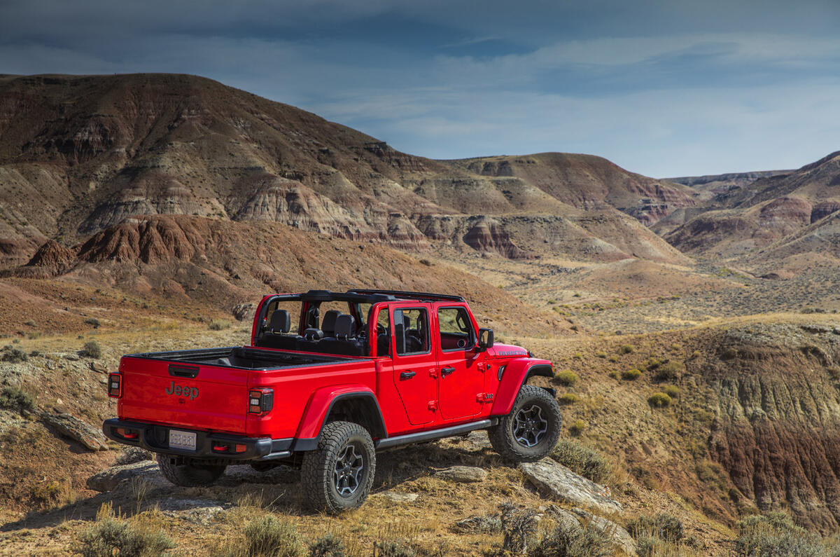 New Jeep Gladiator: heavy-duty pick-up launched | Autocar