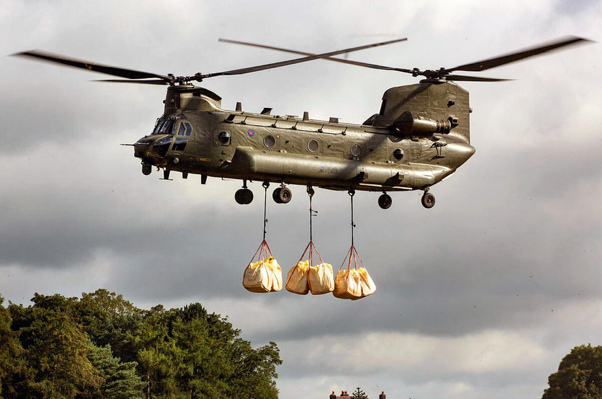 Christmas road test 2021: RAF Chinook helicopter | Autocar