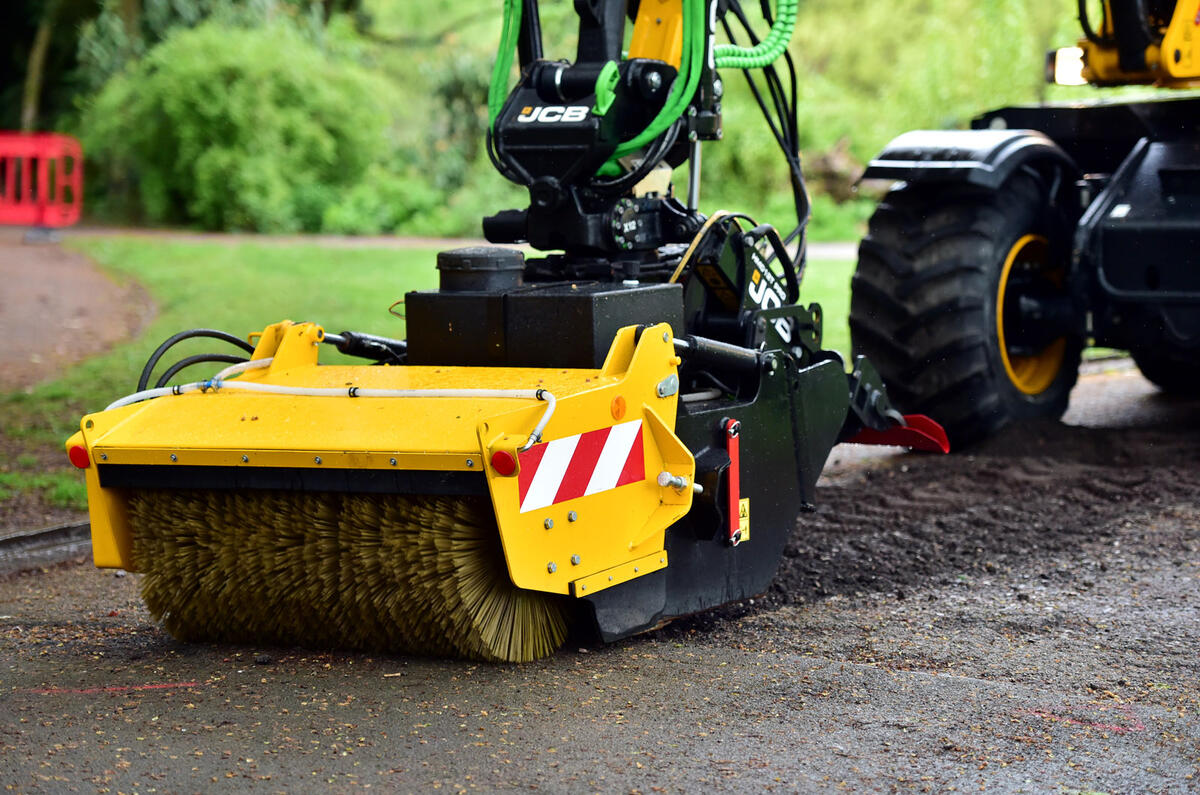 Potty Patrol: How JCB is speeding up pothole repair | Autocar