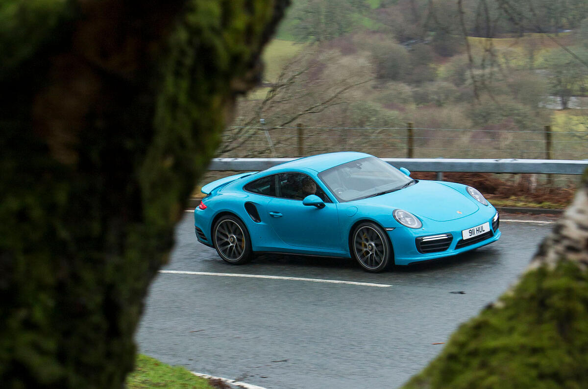 Porsche 911 Turbo S vs Smart Fortwo: a real-world race across Wales ...