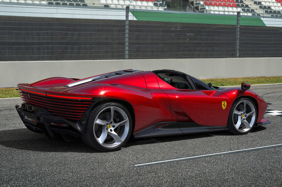 New mid-engined Ferrari Daytona SP3 packs 829bhp V12 | Autocar