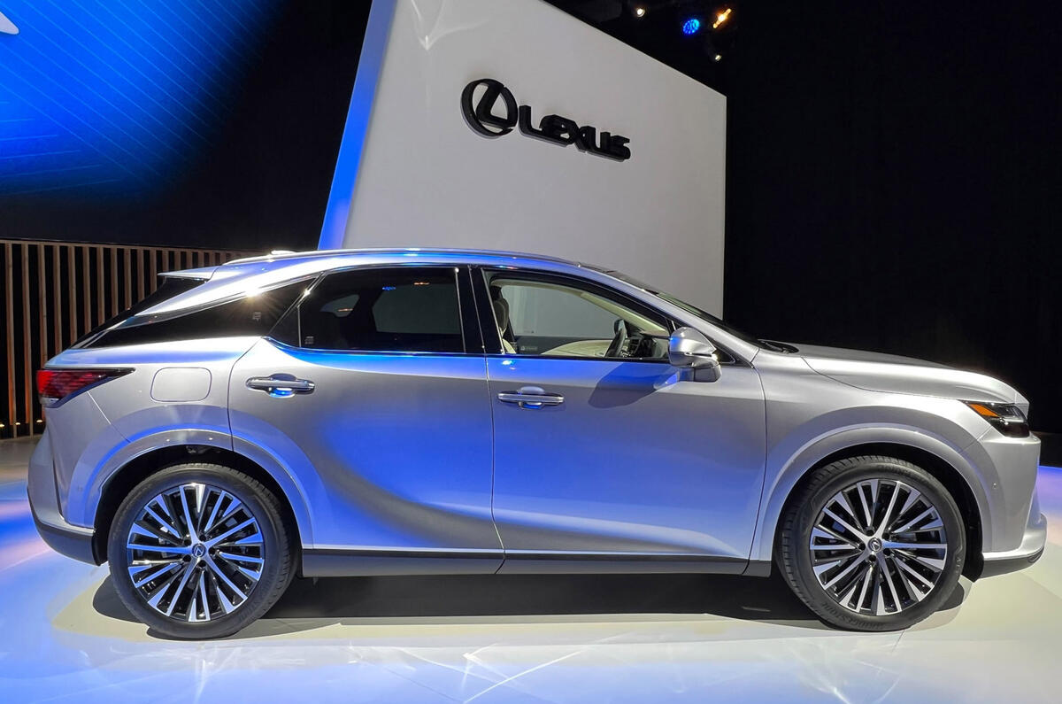 2022 Lexus RX gets redesign, PHEV and new tech | Autocar
