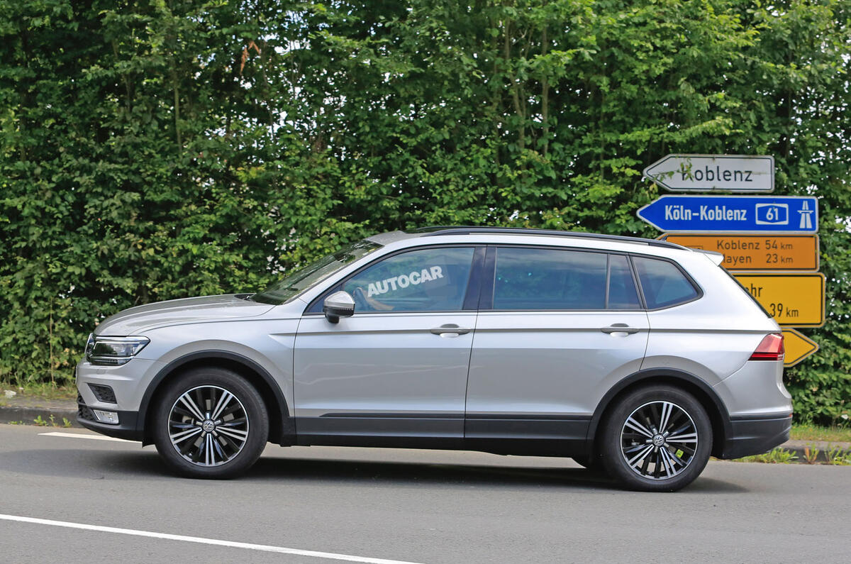 2017 Volkswagen Tiguan long-wheelbase spotted testing | Autocar