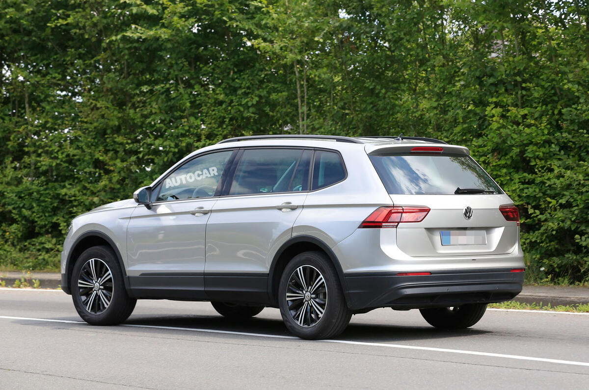 2017 Volkswagen Tiguan long-wheelbase spotted testing | Autocar