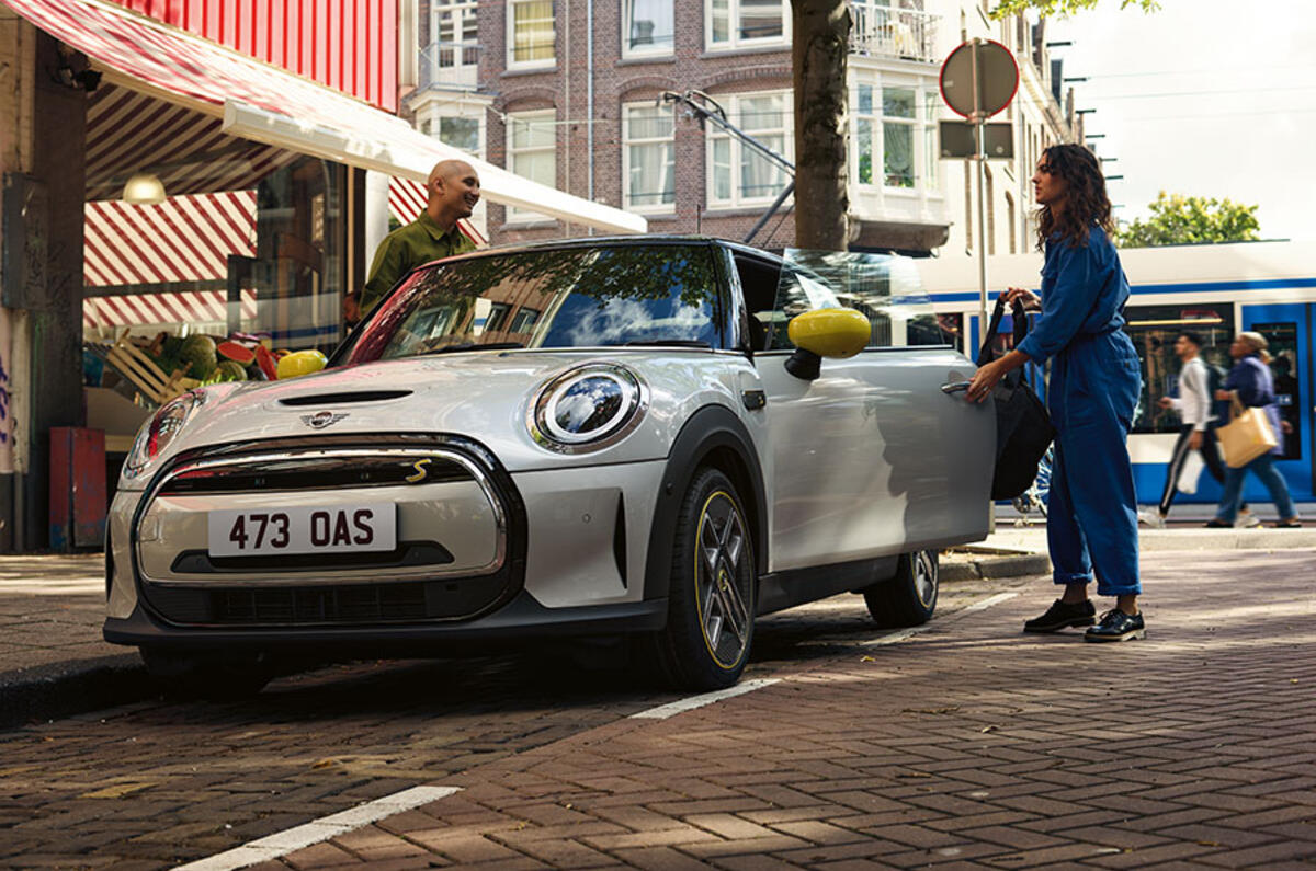 MINI Electric drivers pick their top features | Autocar