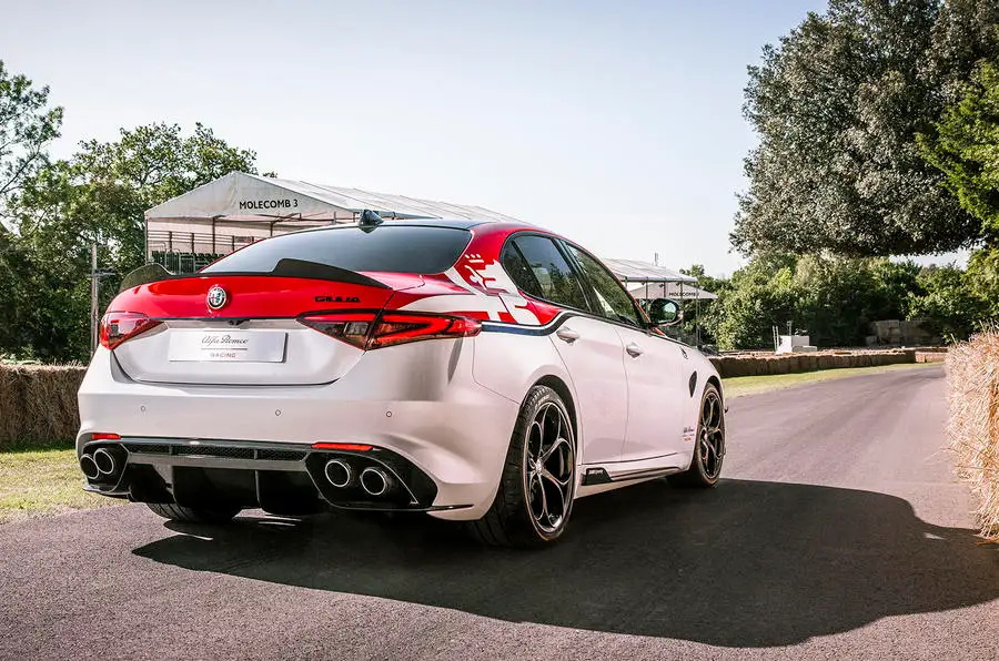 Alfa Romeo Racing edition Giulia and Stelvio celebrate F1 return at ...
