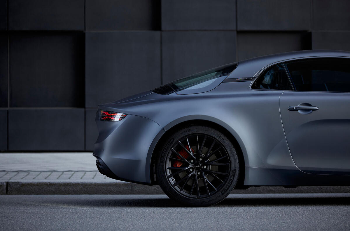 Hardcore Alpine A110S makes public debut at Tokyo | Autocar