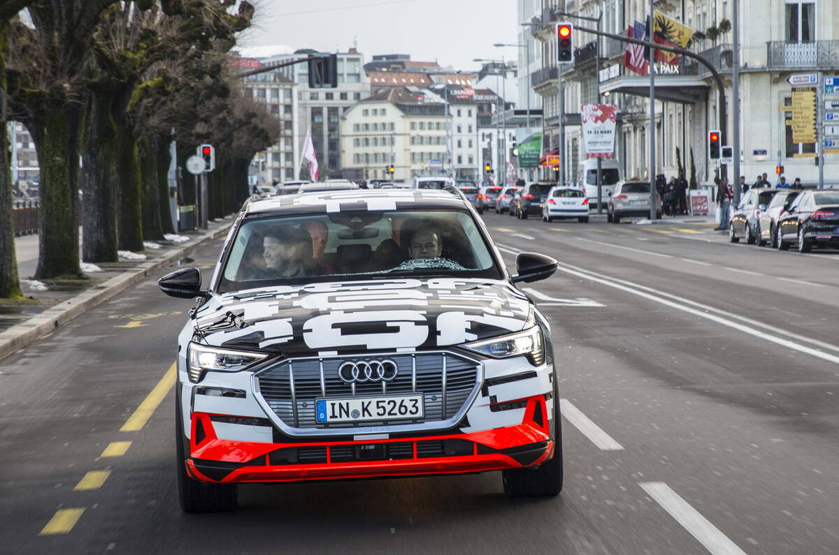 'Smart' cars that can talk to the road network due in 2020 | Autocar