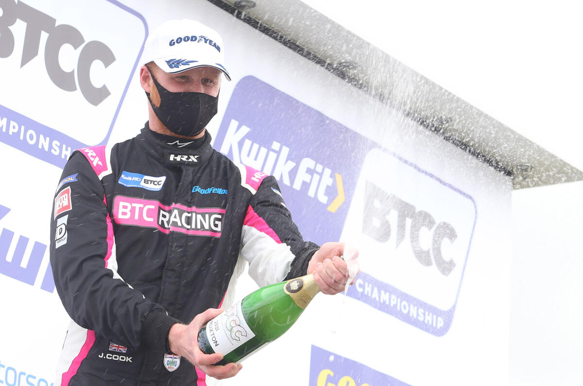 BTCC 2021: Josh Cook snatches double at Thruxton | Autocar