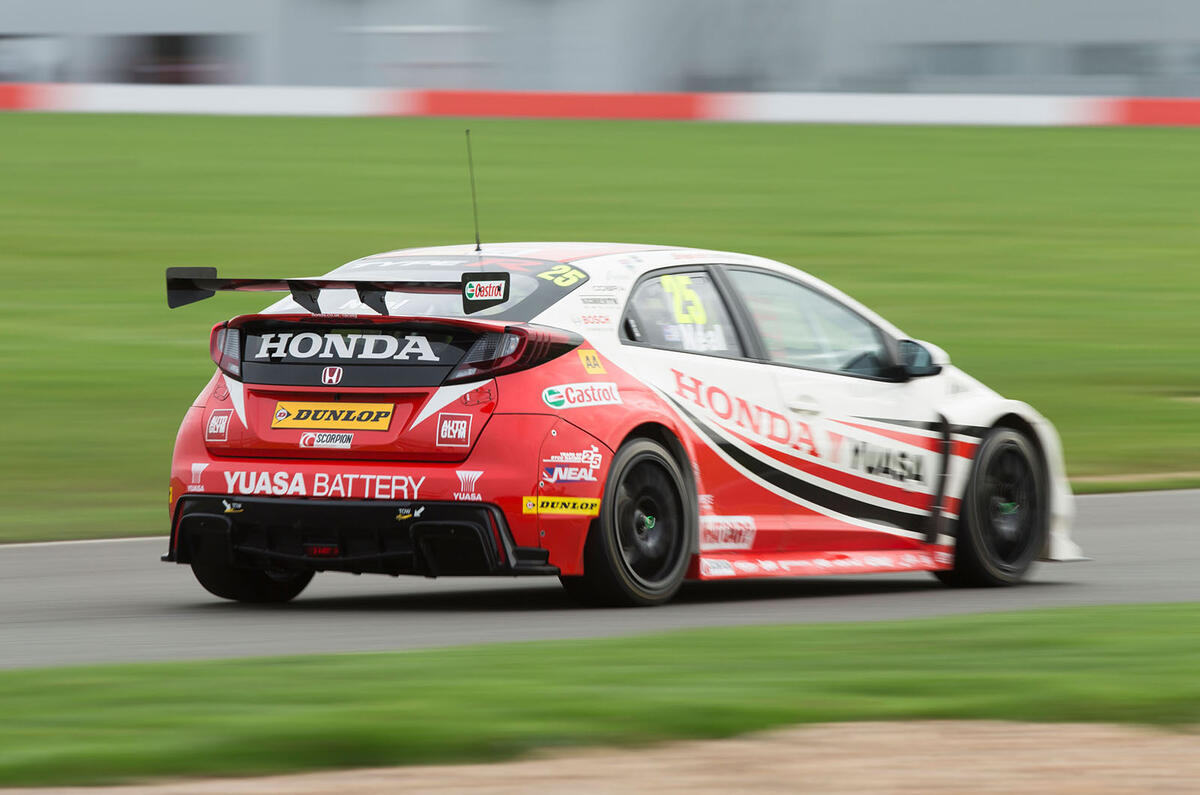 2015 BTCC Honda Civic Type R driven | Autocar