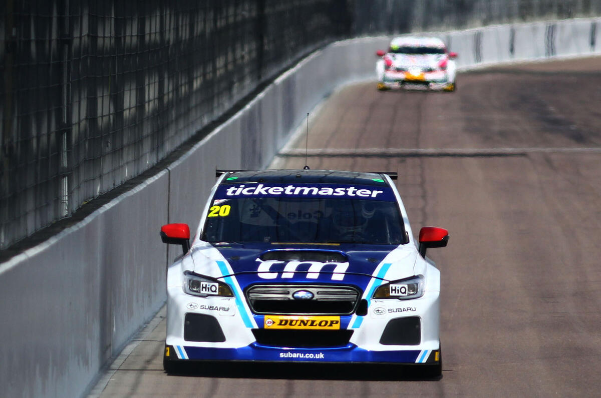 BTCC 2017: Sutton extends points lead with Rockingham win | Autocar