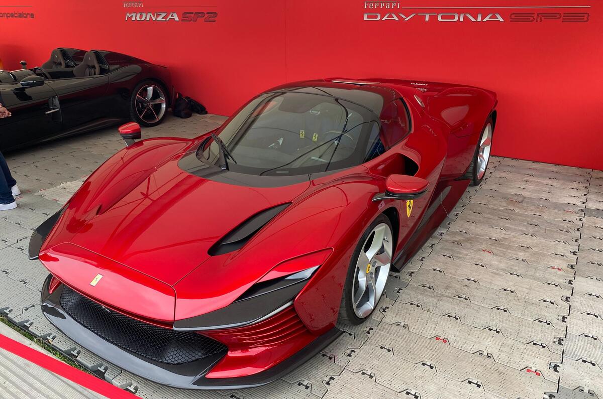 New mid-engined Ferrari Daytona SP3 packs 829bhp V12 | Autocar