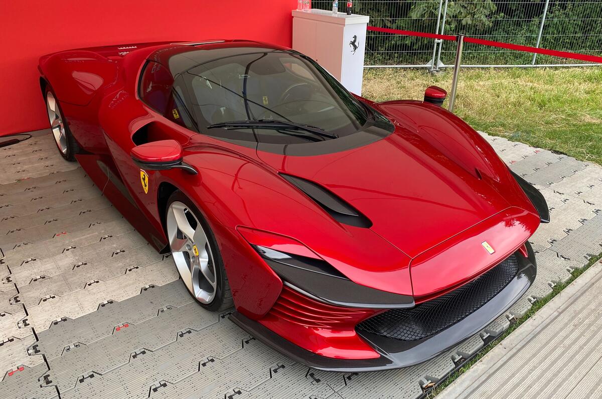 New mid-engined Ferrari Daytona SP3 packs 829bhp V12 | Autocar