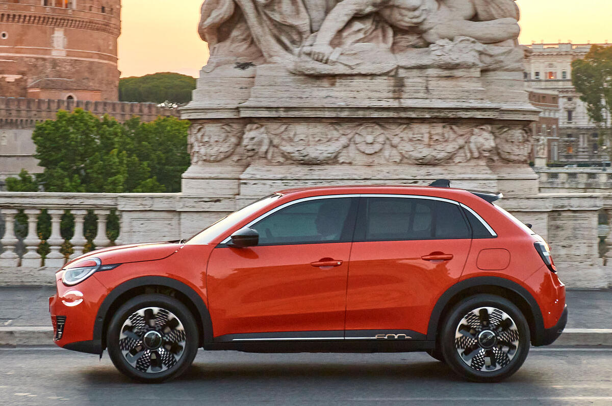 New electric Fiat 600e brings 249-mile range for £32,995 | Autocar