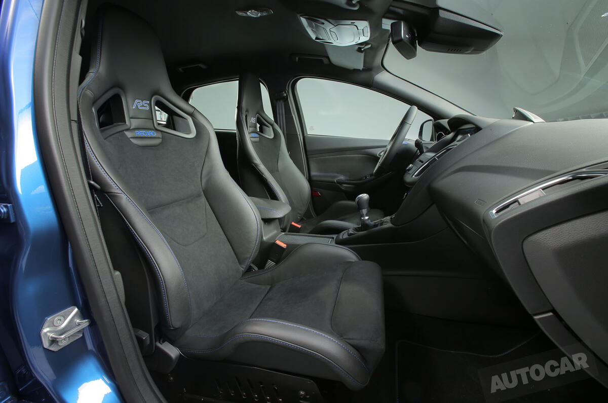 2016 Ford Focus RS - engine, on-sale date and new video