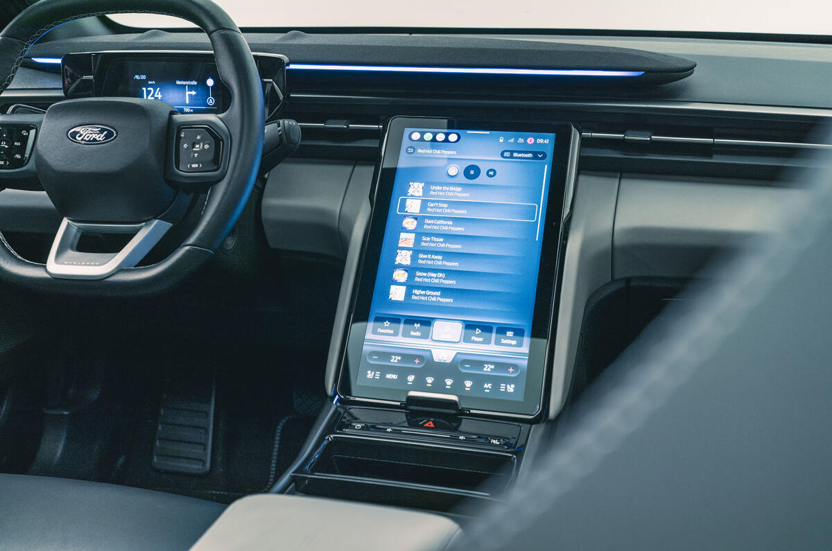 New Ford Explorer: sub-£40k start price and 374 miles of range | Autocar