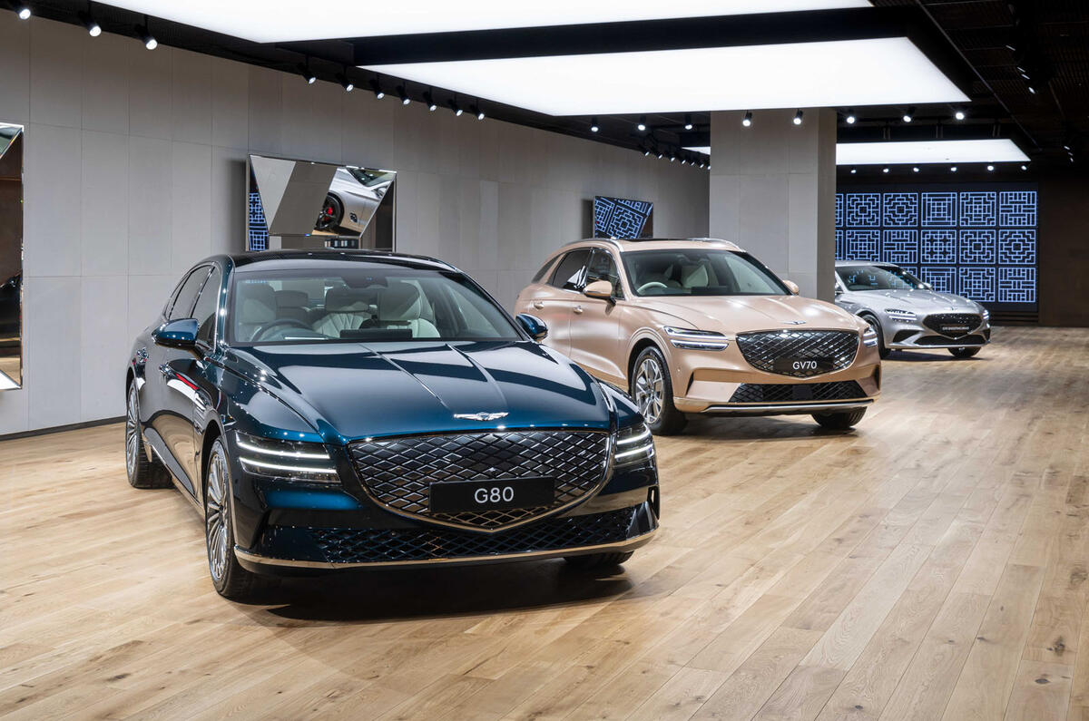 Around half of car buyers prefer agency sales to traditional dealers ...