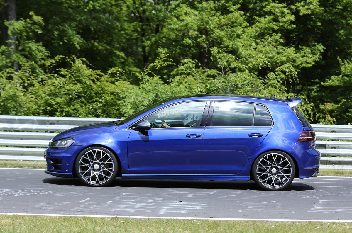 Volkswagen Golf R400 - first spy pictures | Autocar