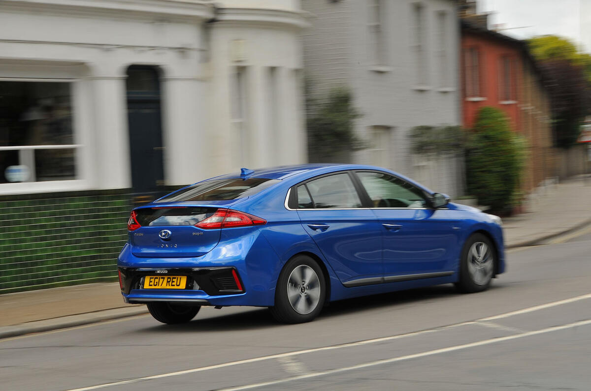 Hyundai Ioniq Plug In Hybrid Premium Se 2017 First Drive Autocar