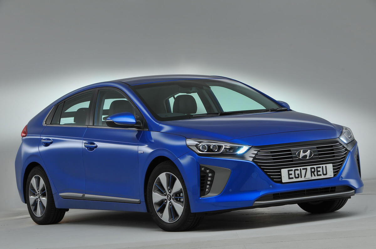 Hyundai Ioniq Plug In Hybrid Premium Se 2017 First Drive Autocar