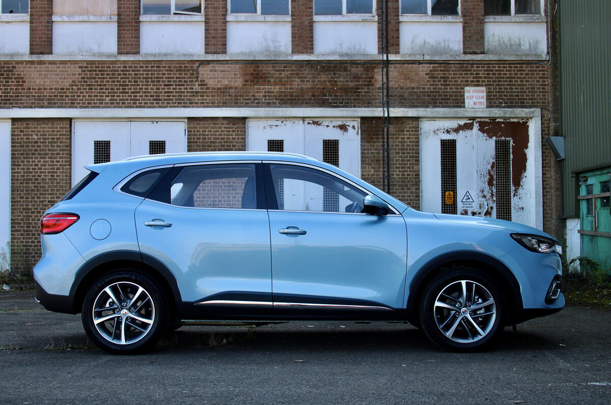 New MG HS plug-in hybrid arrives with 32-mile electric range | Autocar