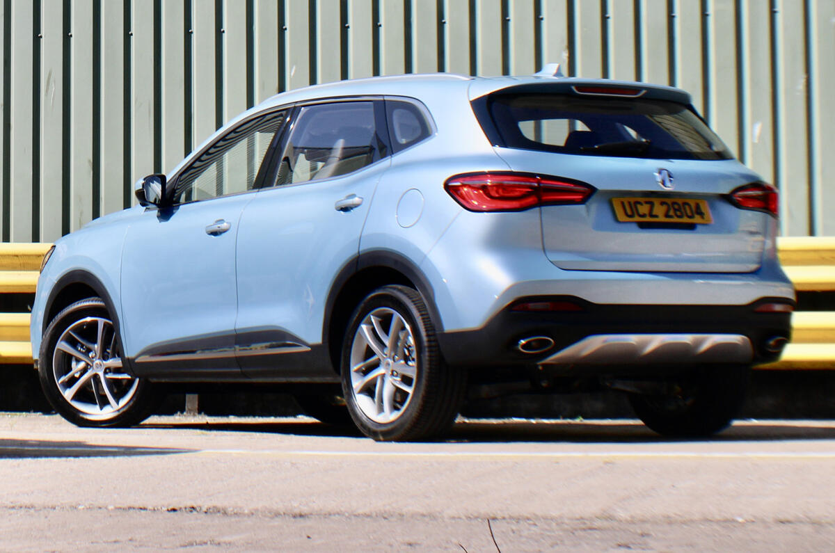 New MG HS plug-in hybrid arrives with 32-mile electric range | Autocar