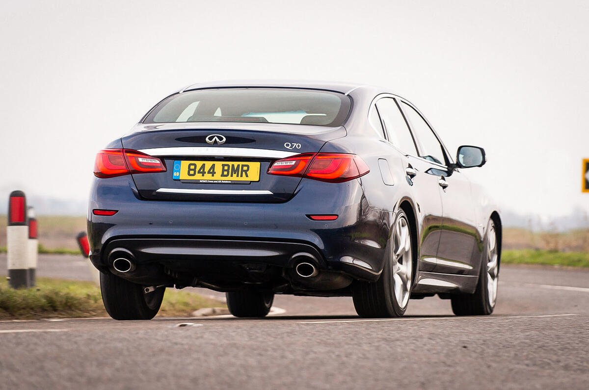 2015 Infiniti Q70 2.2D Premium Tech UK first drive | Autocar