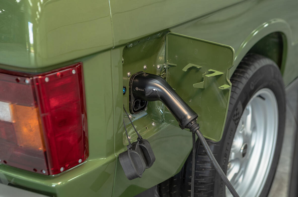 Electric Range Rover Classic gets 200-mile range for £225,000 | Autocar