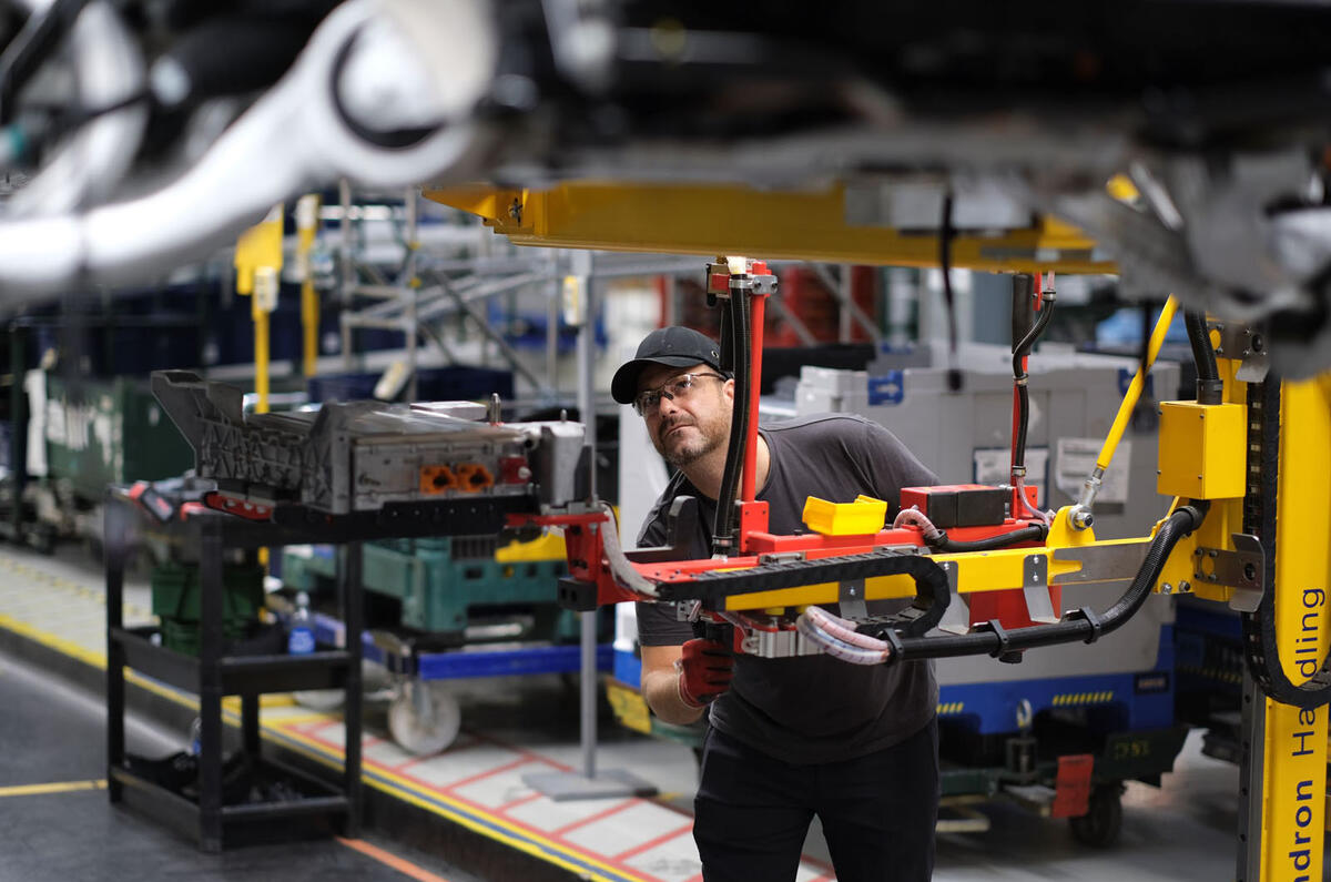 JLR to recruit 250 electrical technicians in Range Rover and EV push ...