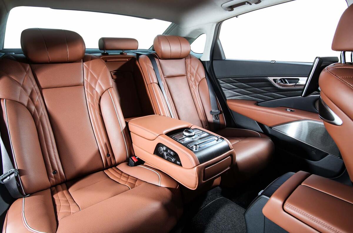 Driving the Kia K900 - Korea's answer to the S-Class | Autocar