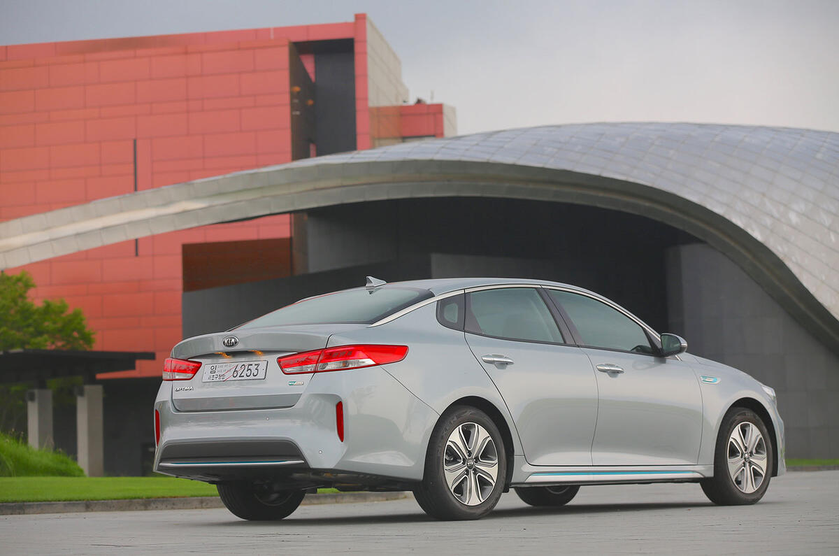 2016 Kia Optima PHEV Review Review Autocar 2016-kia-optima-phev-review-review-autocar