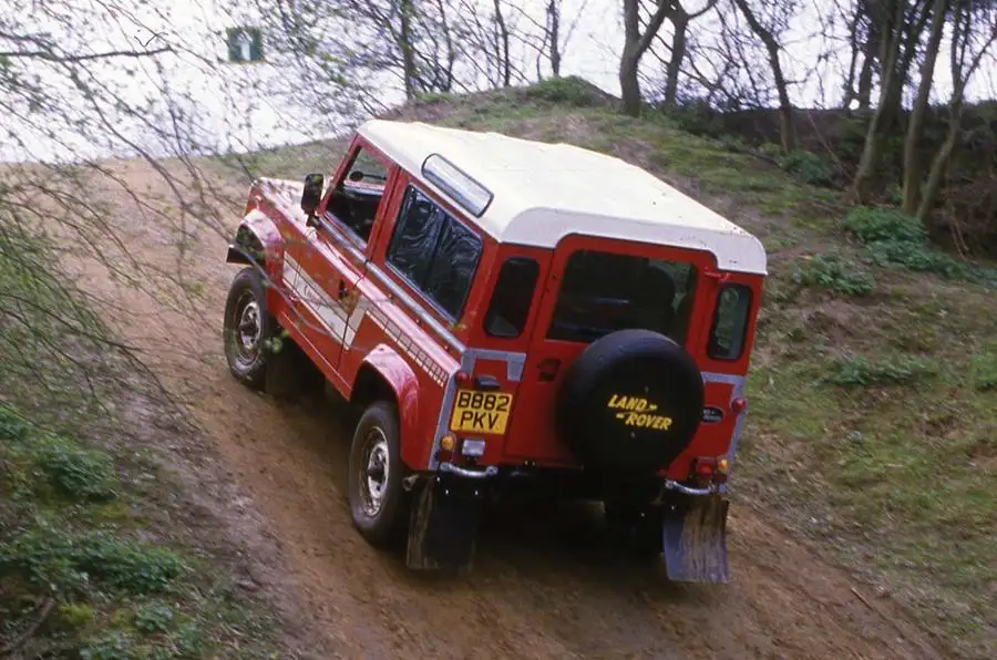 Greatest road tests ever: Land Rover 90 County V8 | Autocar