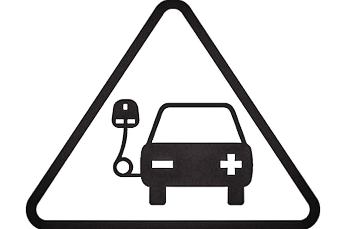 Nissan pressures government for electric vehicle road signs | Autocar