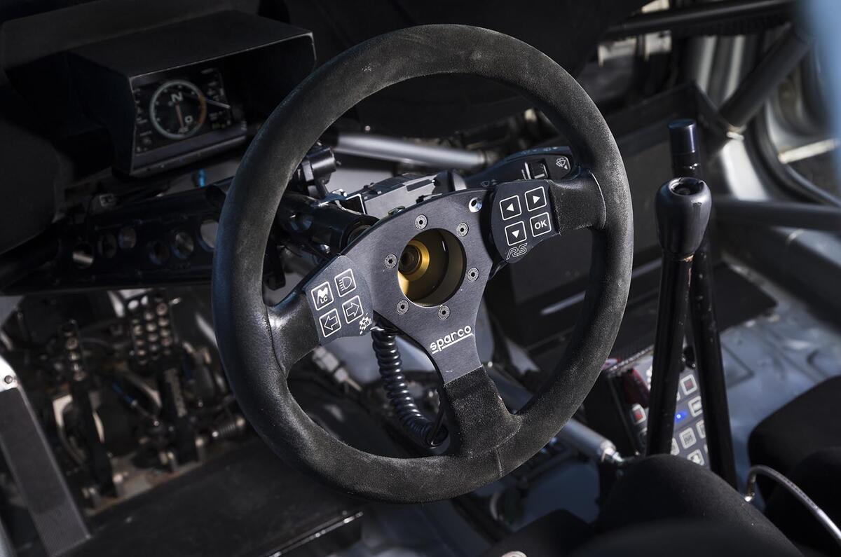 Official steering wheel sizes : r/simracing
