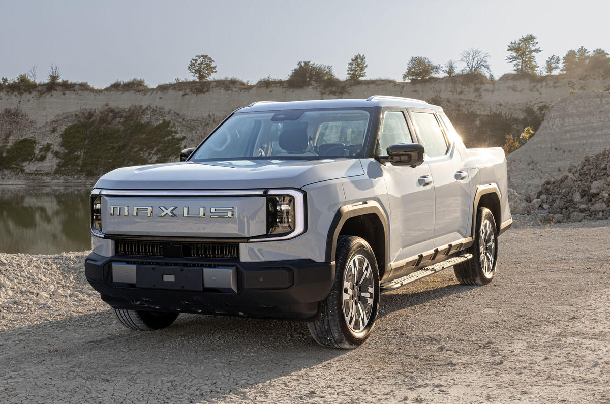 MG sibling brand unveils UK's first four-wheel-drive electric pick-up ...