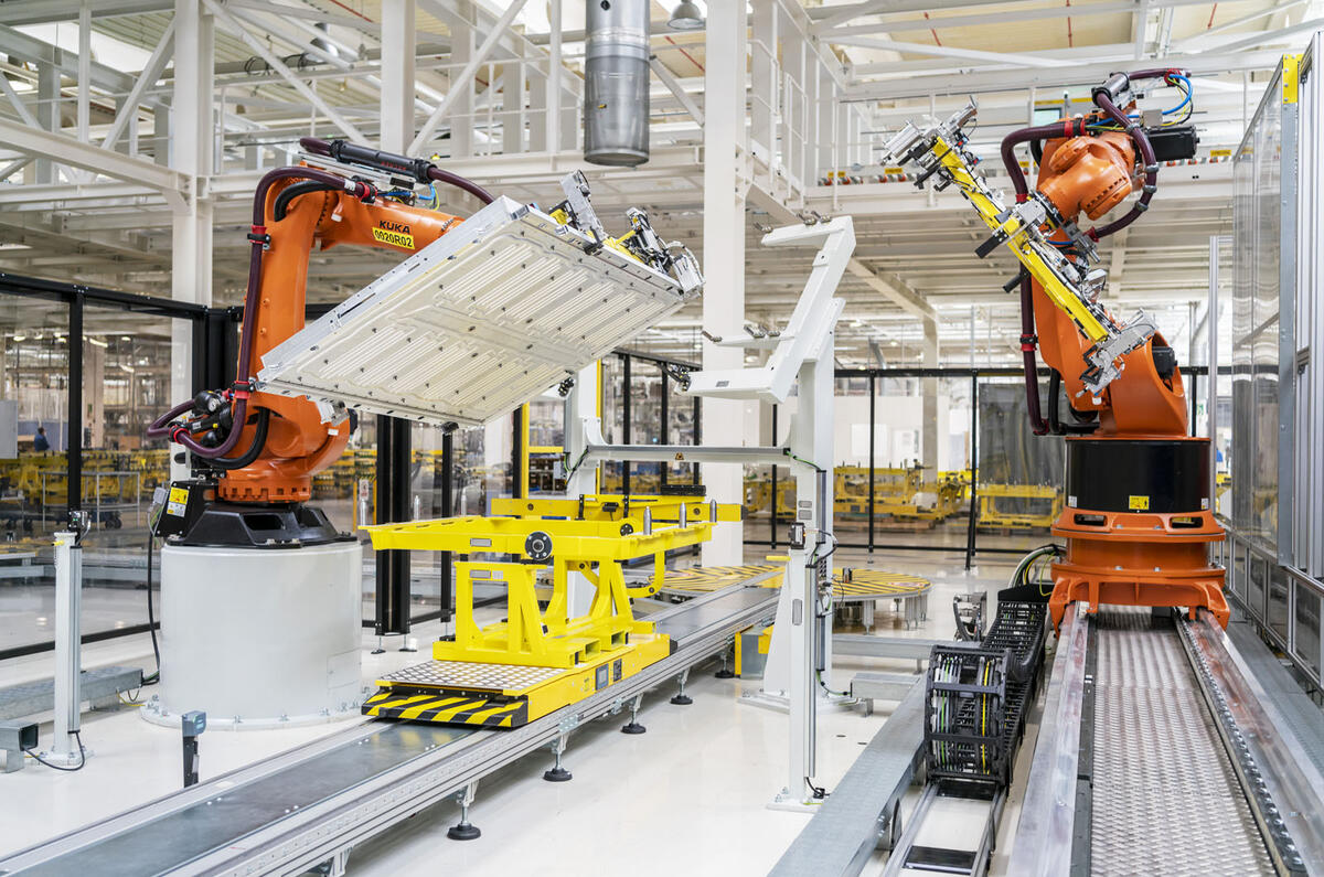 Skoda starts building MEB electric car batteries in Czech Republic ...