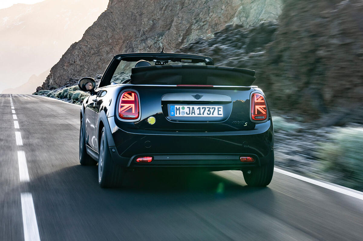 2023 Mini Electric Convertible goes on sale at £52,500 | Autocar