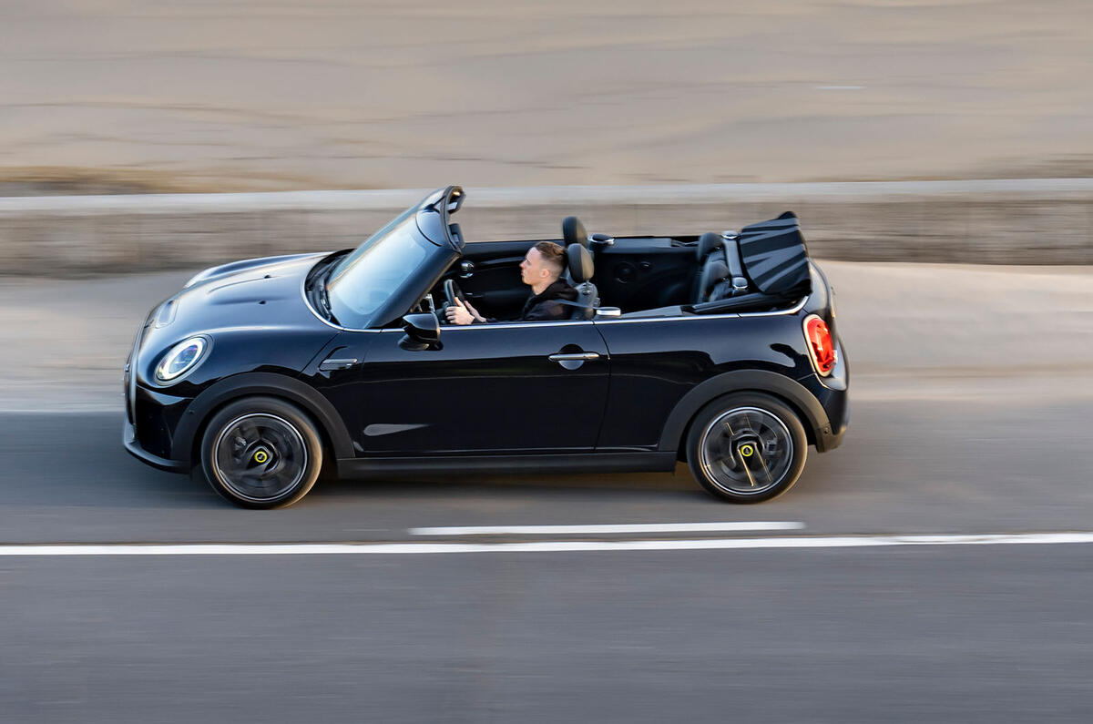 2023 Mini Electric Convertible goes on sale at £52,500 | Autocar