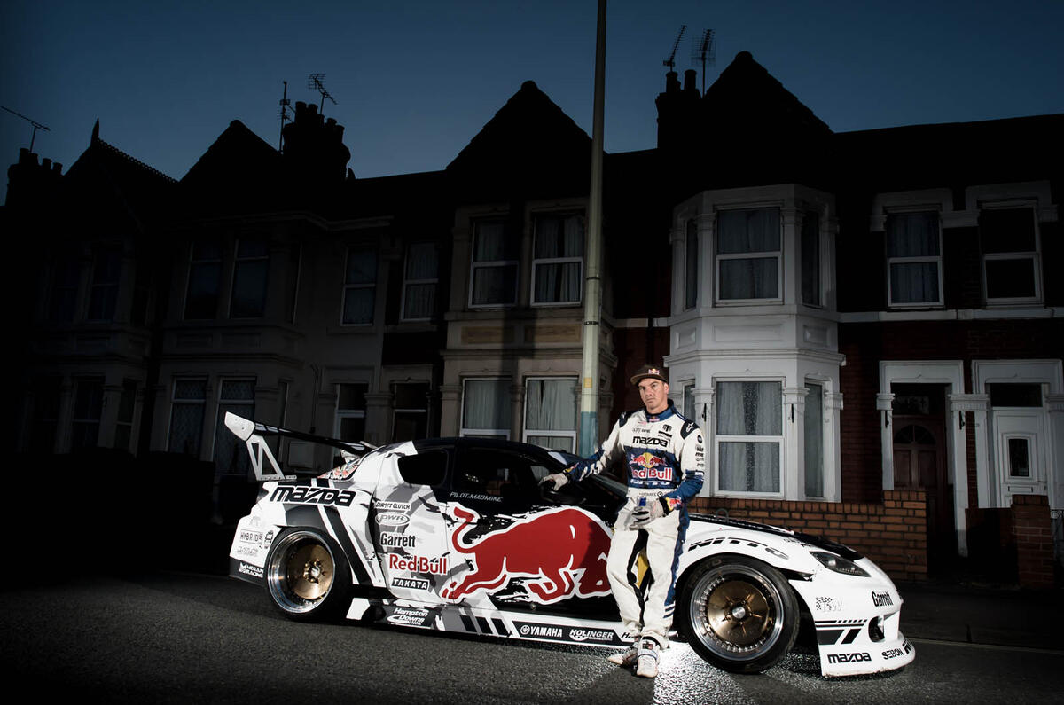 Drifting a Mazda RX-8 around the magic roundabout with 'Mad' Mike ...