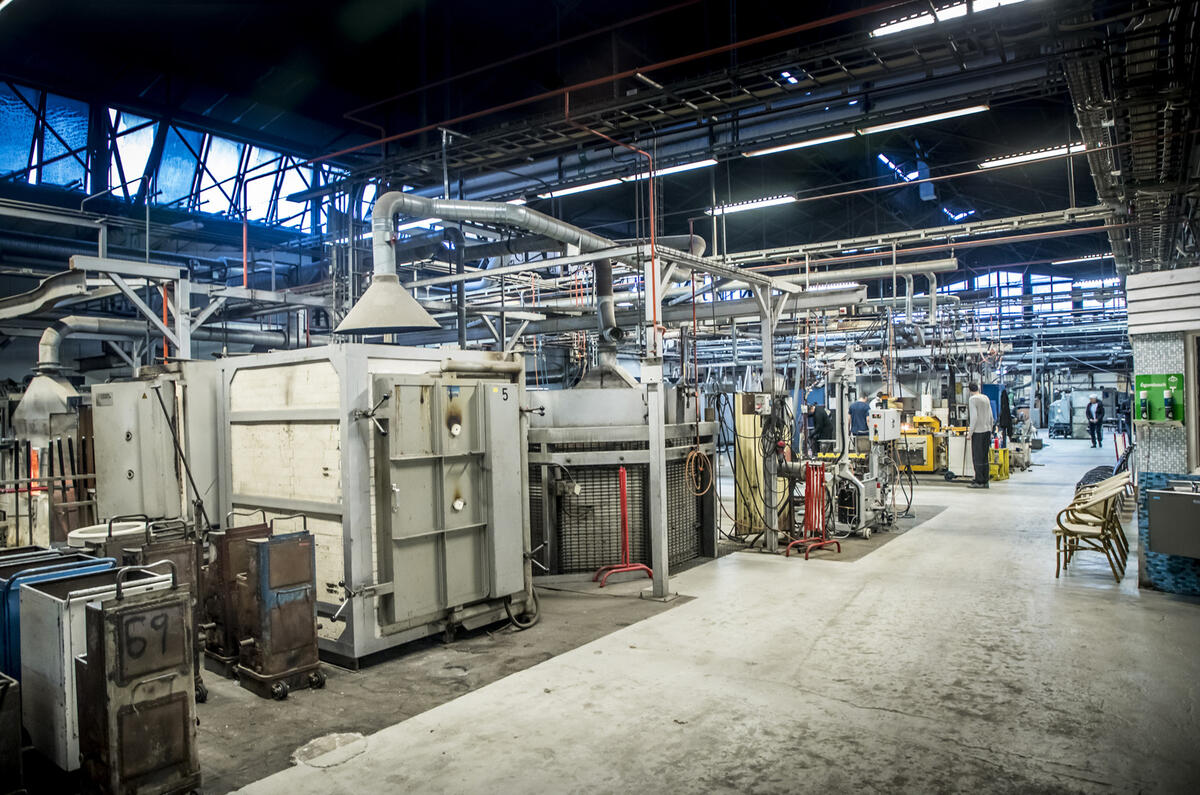 How Volvo makes its crystal glass gearsticks | Autocar