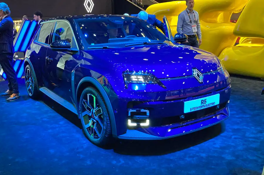 Reborn Renault 5 undercuts rivals with £22,995 starting price | Autocar