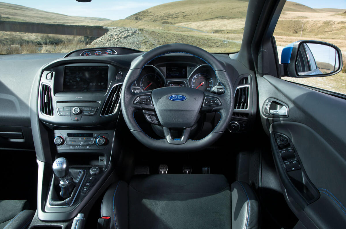 Ford Focus RS vs BMW M2 - twin test | Autocar