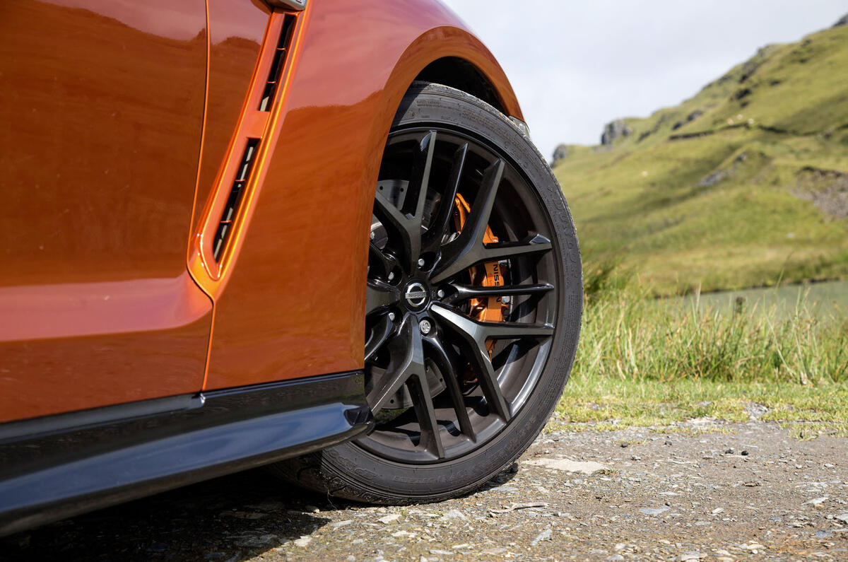 New Audi RS5 vs Nissan GT-R: two super-coupes do battle in Snowdonia ...