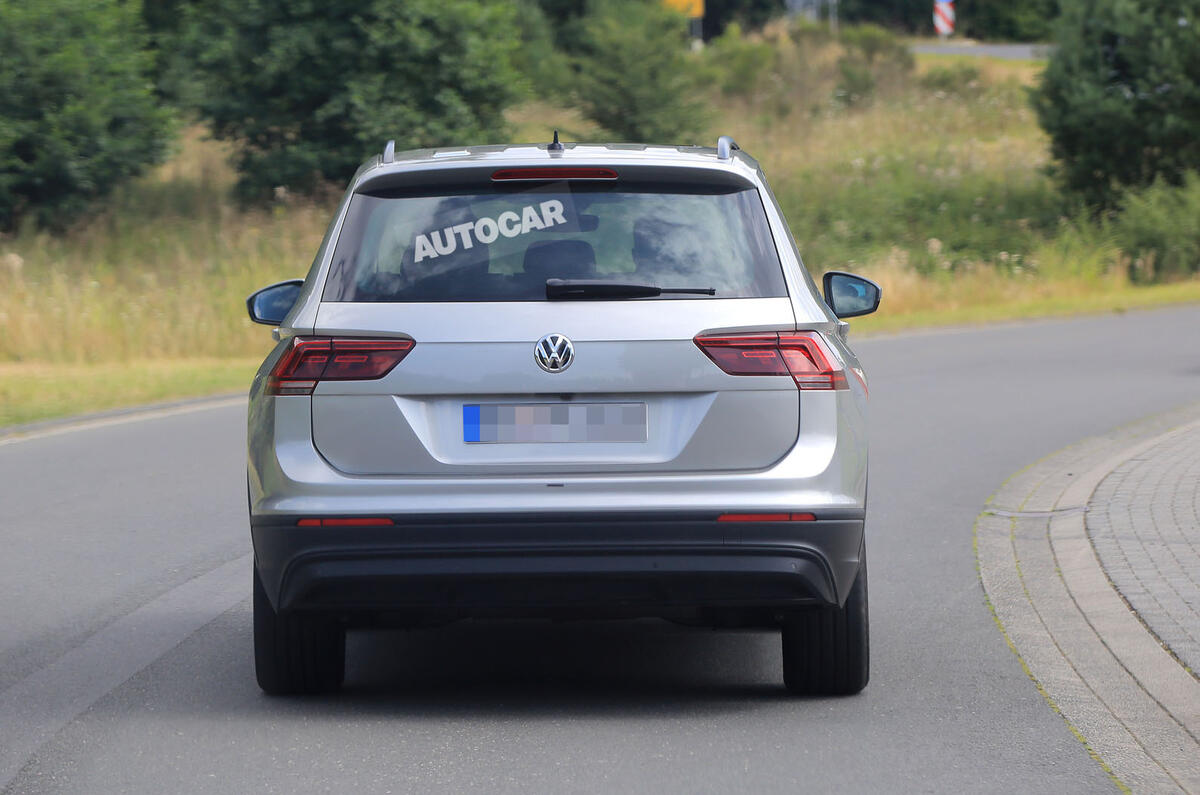 2017 Volkswagen Tiguan long-wheelbase spotted testing | Autocar