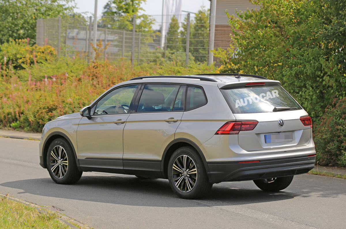2017 Volkswagen Tiguan long-wheelbase spotted testing | Autocar