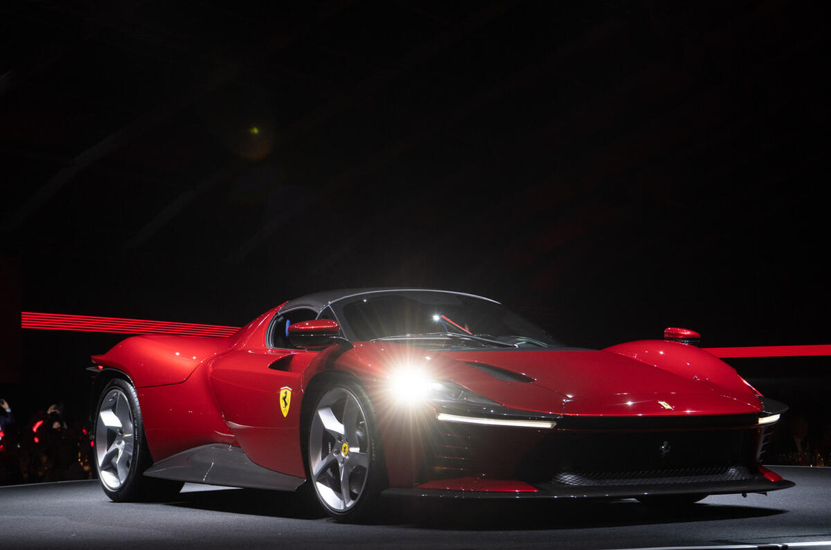 New mid-engined Ferrari Daytona SP3 packs 829bhp V12 | Autocar