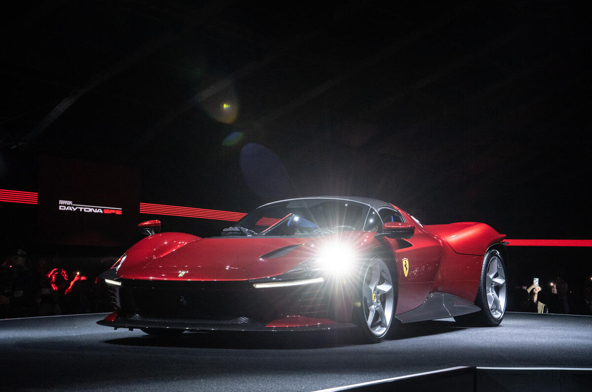 New mid-engined Ferrari Daytona SP3 packs 829bhp V12 | Autocar