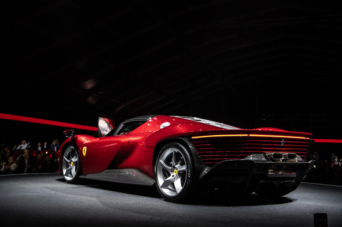 New mid-engined Ferrari Daytona SP3 packs 829bhp V12 | Autocar